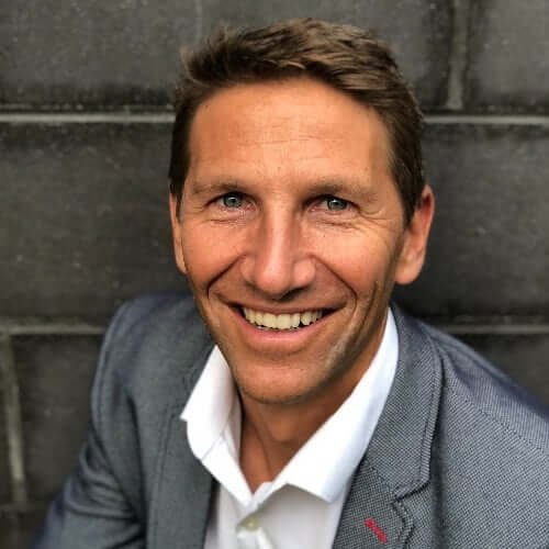 How to Master Customer Experience with Tom Scantlebury • Cemoh